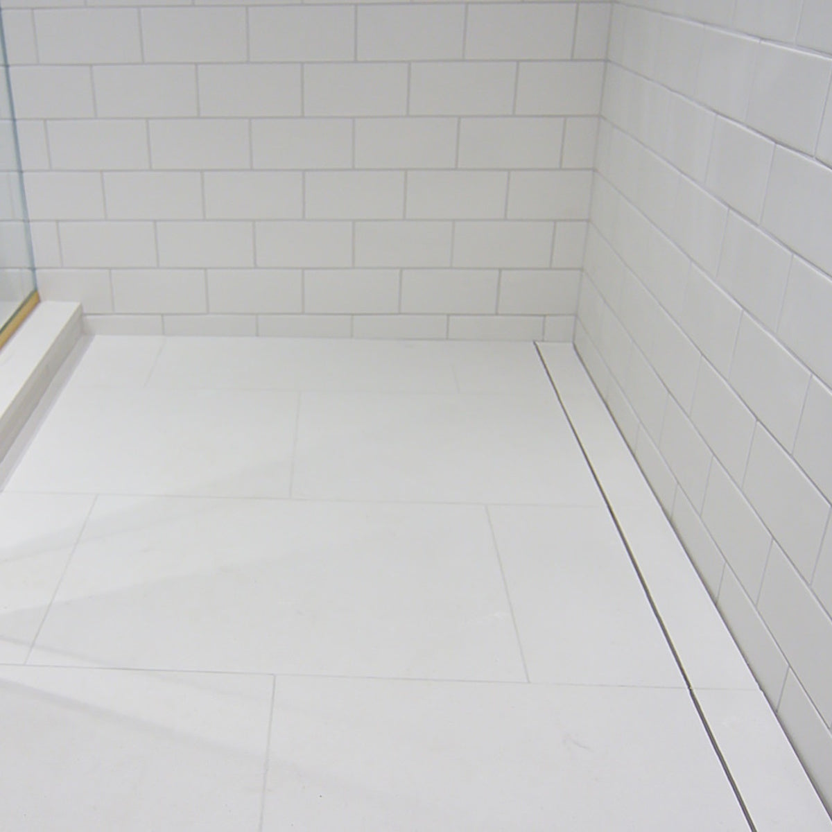 Tile Insert Wall-Mounted Wall-to-Wall Linear Drain by Drains Unlimited ...