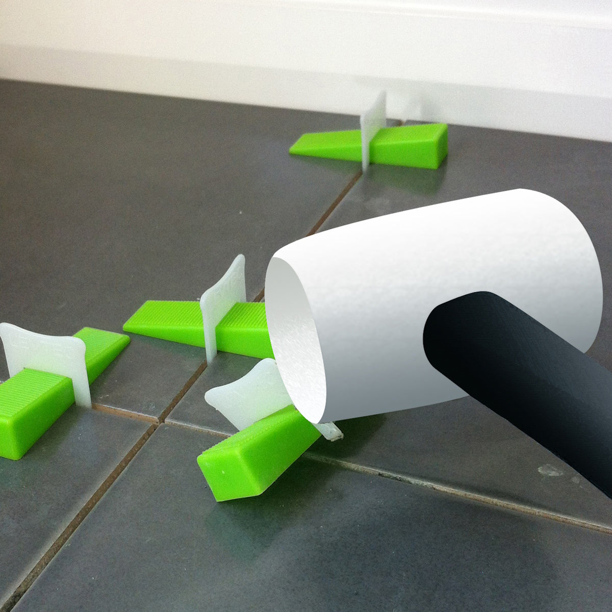 LevTec Tile Leveling System Contractor Kit: 1000 Clips, 500 Wedges ...